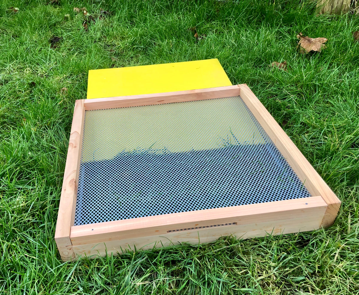 National Beehive floor cedar – BEE KEEPING EQUIPMENT